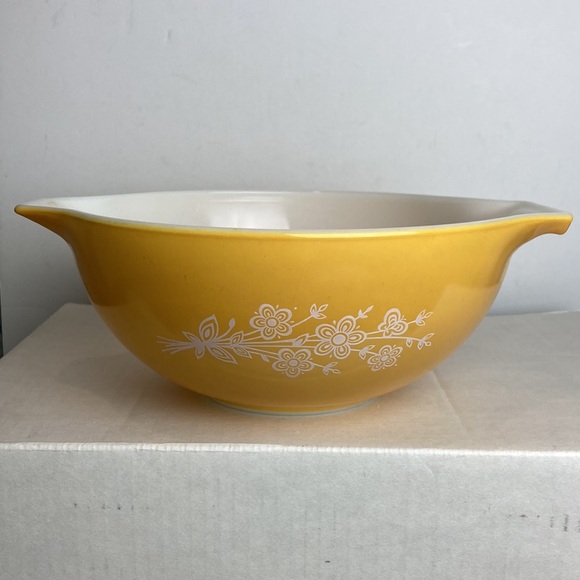 Pyrex | Kitchen | Vintage Pyrex Bowls Set Butterfly Gold Cinderella ...